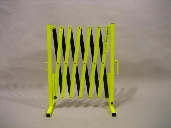 VG-6000 VERSA-GUARD® Portable Expandable Barrier - Darpro inc.